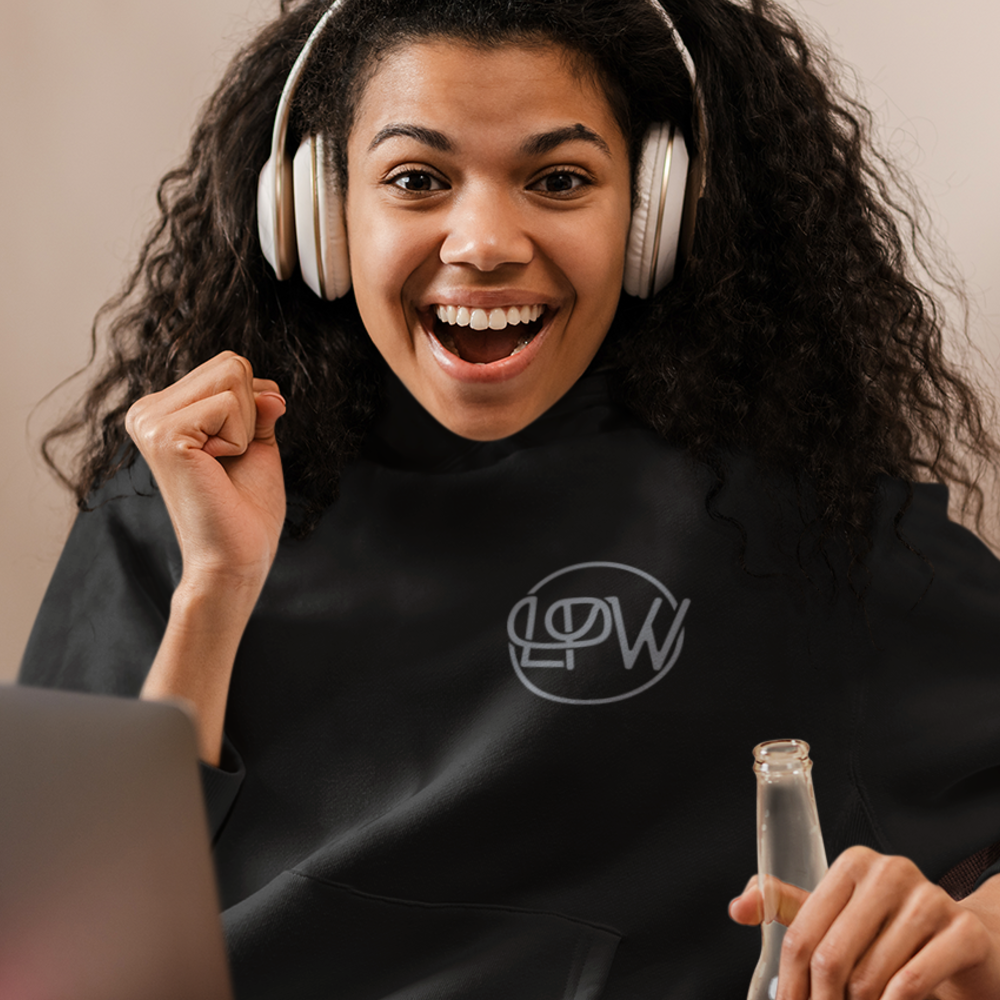 Lydia Warren: streams, merchandise, Personal Videos | MILLIONS